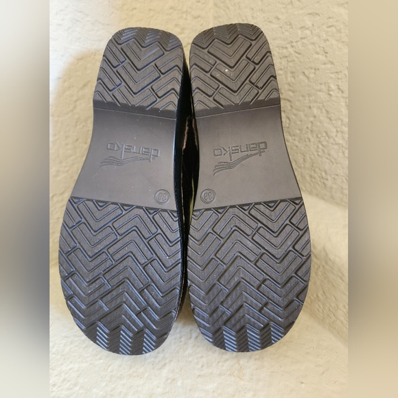 Dansko | Shoes | Dankso Clogs Like New | Poshmark